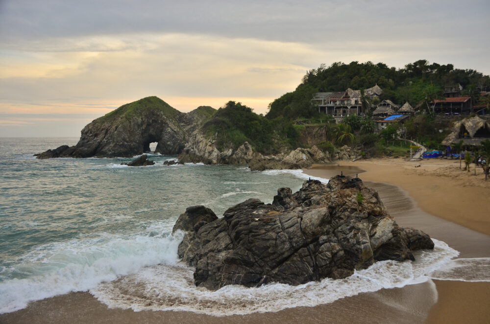 ¿Qué hacer en Zipolite? Guía al paraíso hippie - Escapadas por México ...